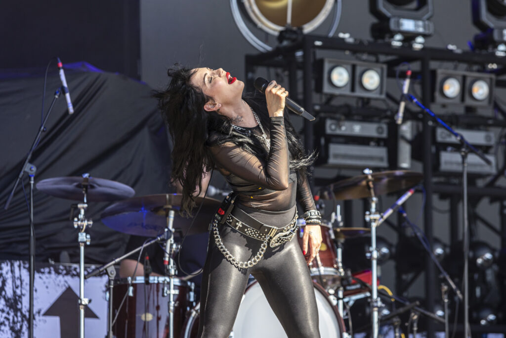 Quick Interview with Vocalist Dorothy Martin of DOROTHY at Rocklahoma ...